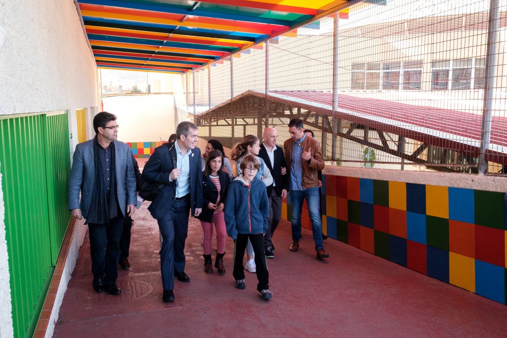 Estudiantes del CEIP Teófilo Pérez presentan al presidente del Gobierno ...