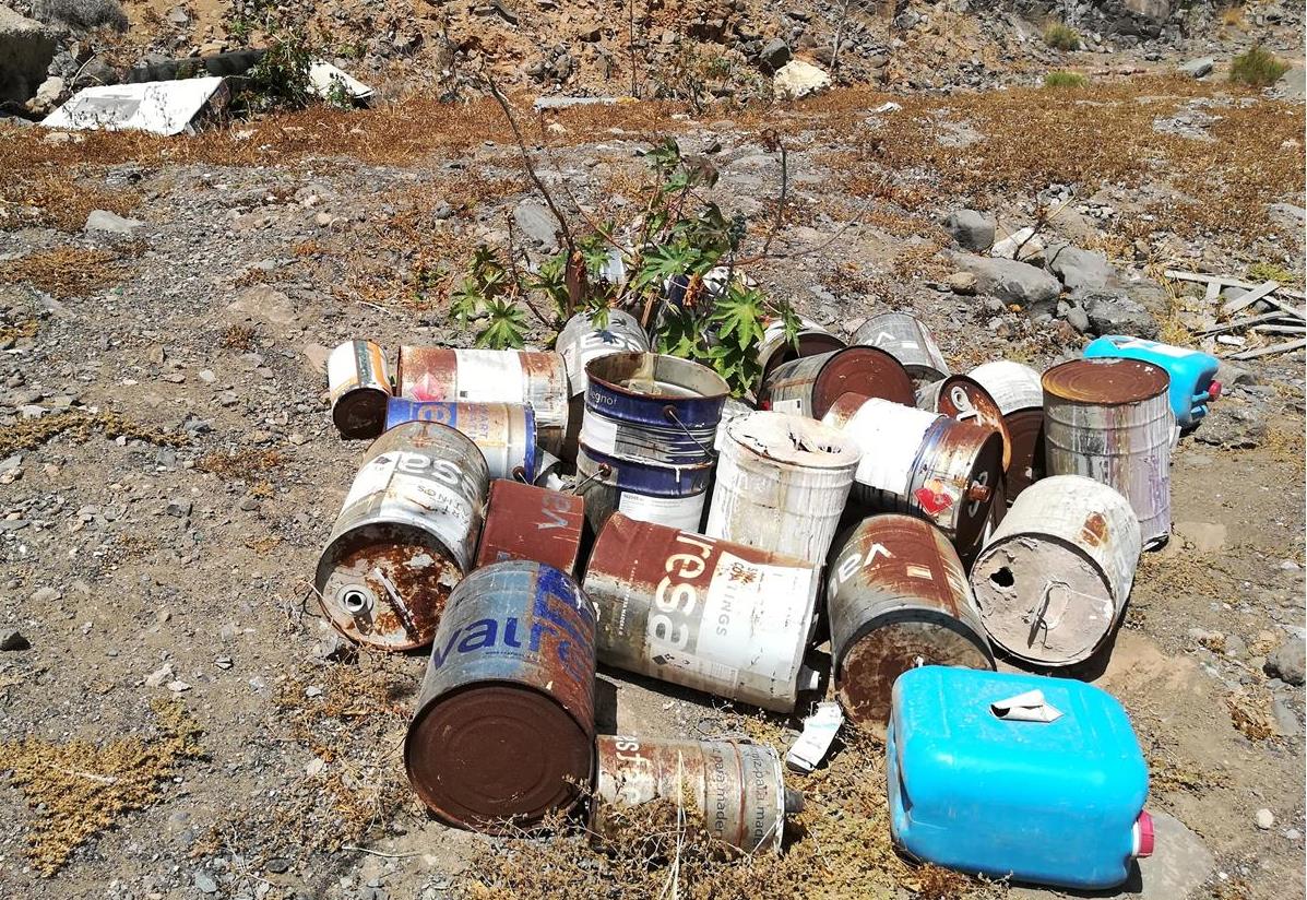 Los ecologistas denuncian vertidos de envases de residuos tóxicos en el ...