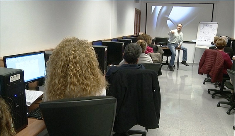 TALLER DE INICIACIÓN A LA INFORMÁTICA Y A LAS REDES SOCIALES - Digital ...