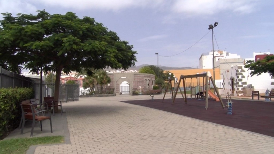 SE PROCEDE A LA MEJORA DE LOS PARQUES PEPA AURORA Y CAMELOT - Digital ...