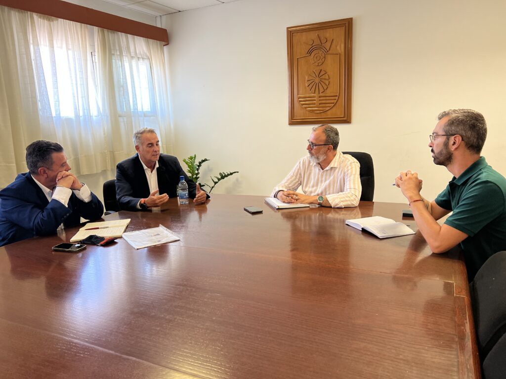 El Ayuntamiento de Santa Lucía de Tirajana conoce la primera SOCIMI de Canarias, la mejor ...