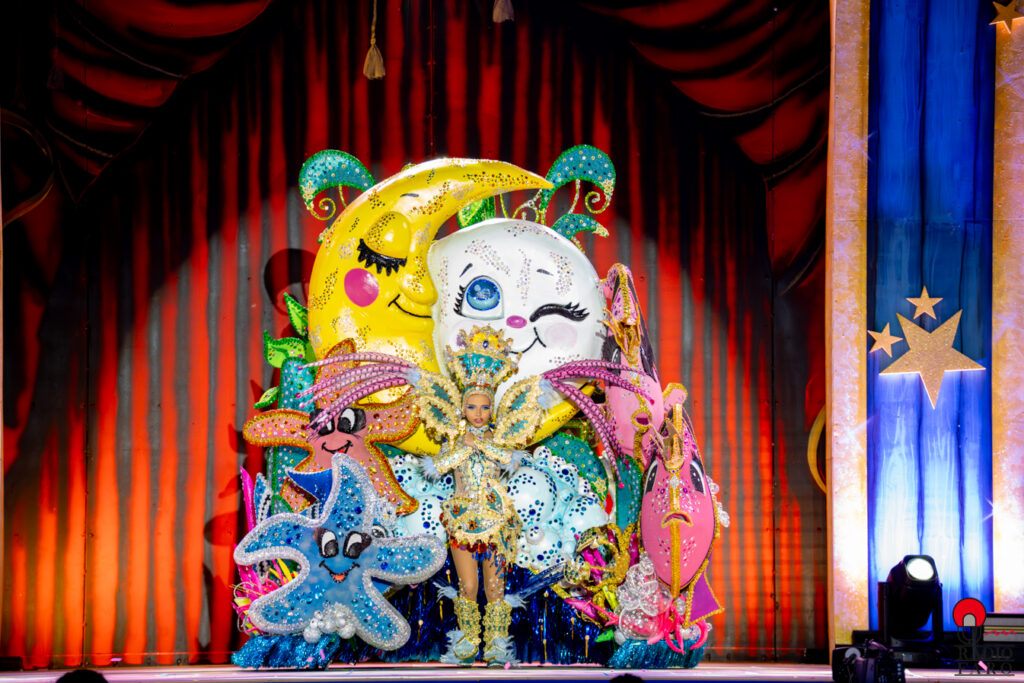 Suhayla Lisbey Moya se corona en el Reinado Infantil del Carnaval ...
